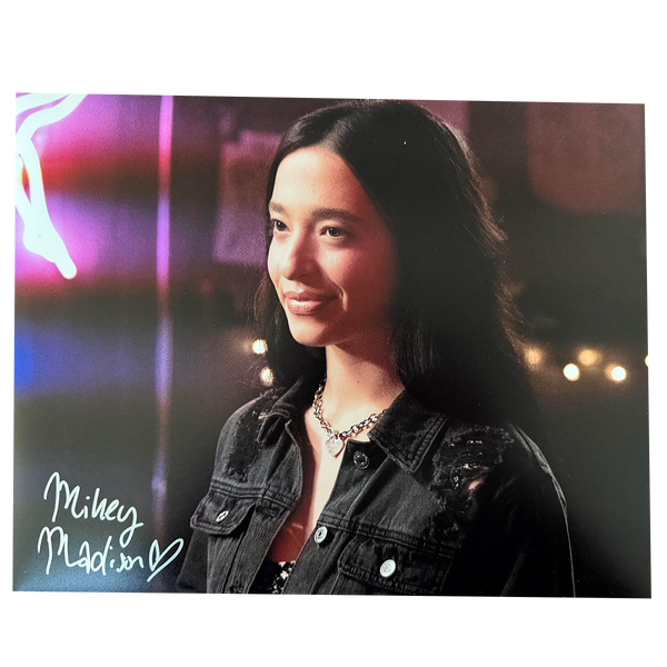 Mikey Madison - Autographed Photo B – Dark Parlor Originals
